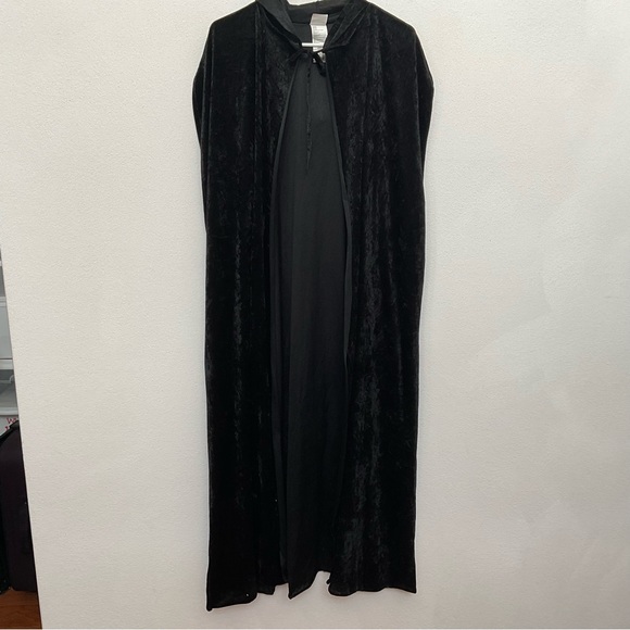 Disguise | Jackets & Coats | Disguise Black Thin Velvet Hooded Tie Full ...